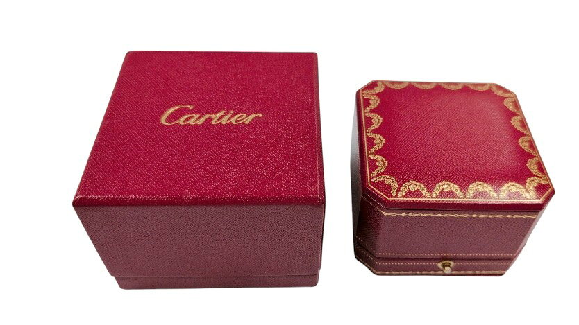 ブランド：カルティエ 商品名：ケース 付属品：なし サイズ：外箱 約8.5×6×9cm カラー：レッド 程度：A（中古きれいめ） コメント・・・カルティエのリング用ケースです。指輪のケースにもお使いいただけそうです。 ※本商品はケースのみの...