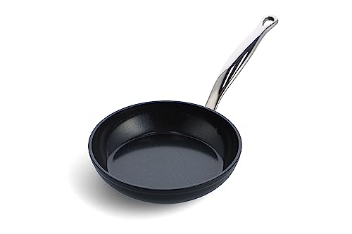 黒/フライパン　20cm/バルセロナプロ・パッケージ個数:1・・炒め物・焼き物調理の際は、中火で30秒〜1分間程度予熱してから、少量の油を薄く引いてください。　・熱伝導・熱保有に優れているため、弱火〜中火での調理をおすすめいたします。　・使...