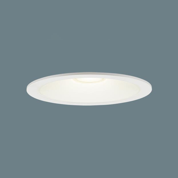 【特長】●55度までの傾斜天井に取付可能です。【仕様】●メーカー名：パナソニック/Panasonic●型番：LSEB5615LE1●JANコード：4549077938312●LED内蔵●電源ユニット内蔵●100形電球1灯器具相当●埋込穴径：...