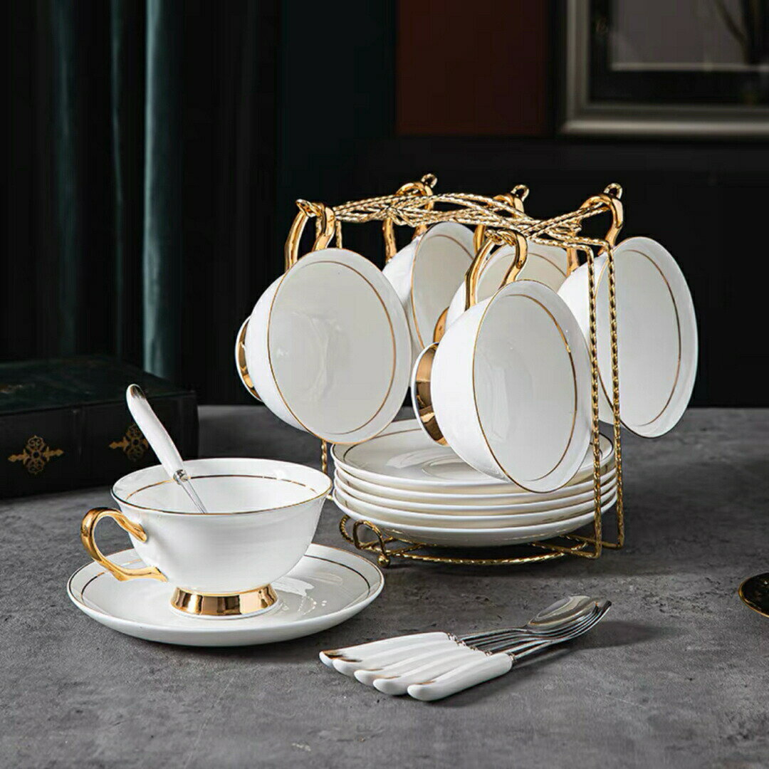 商品説明材質:陶器セット内容:カップ＆ソーサー6客スプーン6点カップランクx 1点☆☆★★★★★★★★★★★★★☆☆◆お客様のご覧になっているモニター等により多少色が異なる場合がございます。あらかじめご了承ください。◆複数ご注文の場合やお急...