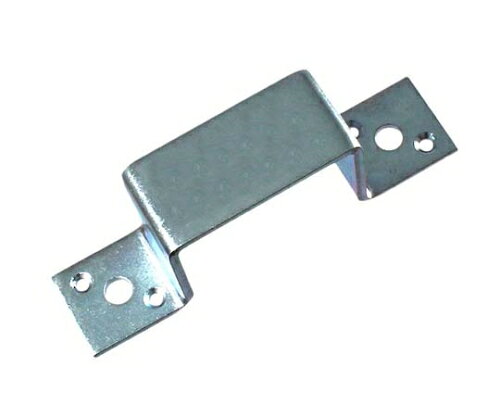 ●角素材の取付固定に便利な金具です。●サイズ：厚み2.6×幅24×長さ104×高さ40mm●ボルト穴径：7mm●ビス穴径：3.5mm●コード番号：00016758