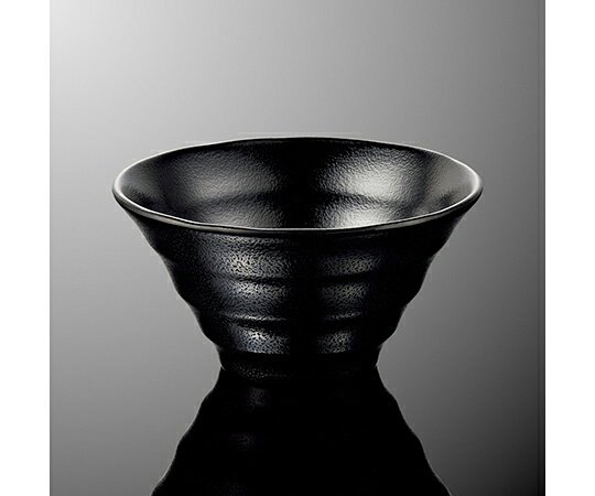 ●匠の技が生み出した大胆で繊細な石物の風合い。●色：黒●容量：1200mL●径：190mm●高さ：99mm