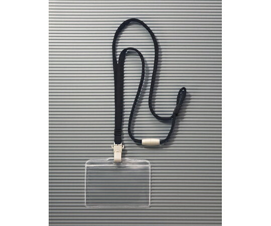 ●製品寸法　その他：●0.3mm厚●色：ブラック●平ひも・ソフトタイプ●有効内寸法：60×95mm●ペットボトル再生繊維ストラップ1m（N-12P）付●セパレートパーツ・長さ調整パーツ・固定クリップ付●ストラップ着脱機構付●コード番号：29521