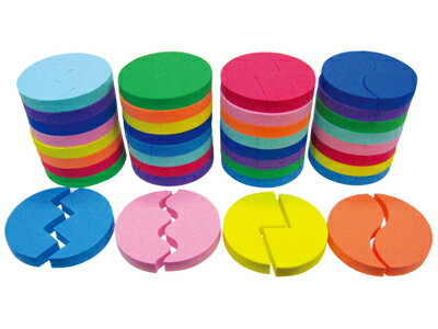 形状あわせ訓練のブロック（手・指・集中力の訓練に役立ちます） 早く組み合わせるゲームとして。色を変えて組み合わせたり、9色の色あわせゲームにもなります。 素材はすべて安全性の高いEVAスポンジ製 セット内容 色×4種類　計36個（パーツ数7...