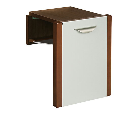 特徴折りたたんで収納できるため、狭い玄関でも使用できます。チェアーに座った状態で靴が履けるので、安心です。仕様型番：ブラウン材質：天然木・アルミ重量：約3kg耐荷重：約100kg（静止）オプション：継ぎ脚をつけることで、座面位置を5cm高く...