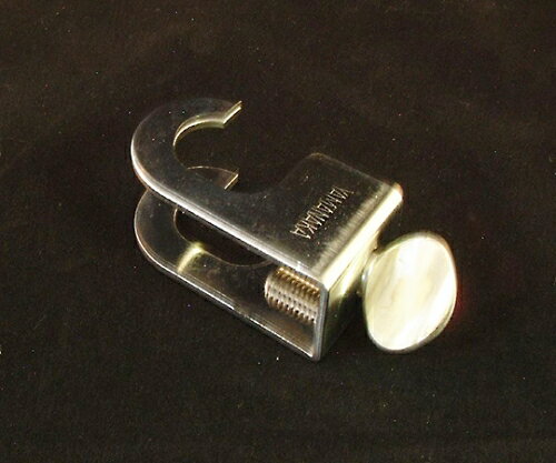 ●φ16mmを固定する事ができます■仕様●材質：ステンレス鋼鈑製●サイズ：φ16×16mm用●片側のみφ13mm可