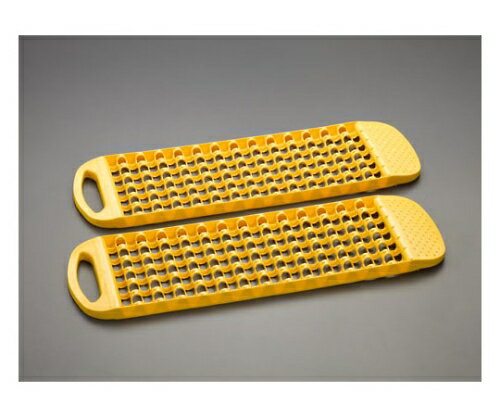 ●タイヤの前後に入れるだけで簡単にスタックから復帰できます。■仕様●サイズ：635×203mm●材質：ポリプロピレン●2枚入り●雪、氷、泥や砂によるスタックからの復帰作業に