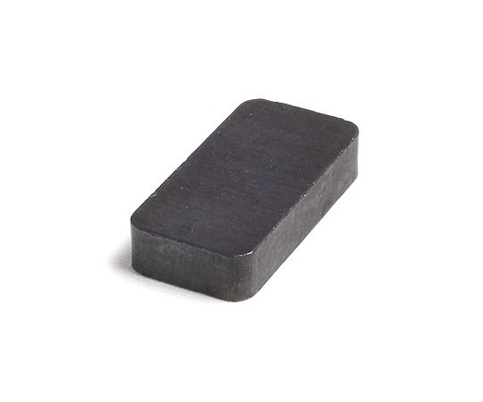 ●最もコストパフォーマンスに優れています。●一般に皆様が目にする黒っぽい磁石で非常に広い用途に使われています。●磁気特性は希土類磁石に及ばないものの、保磁力が高いので減磁しにくく大変安定しています。●異方性と等方性があり、異方性は等方性より...