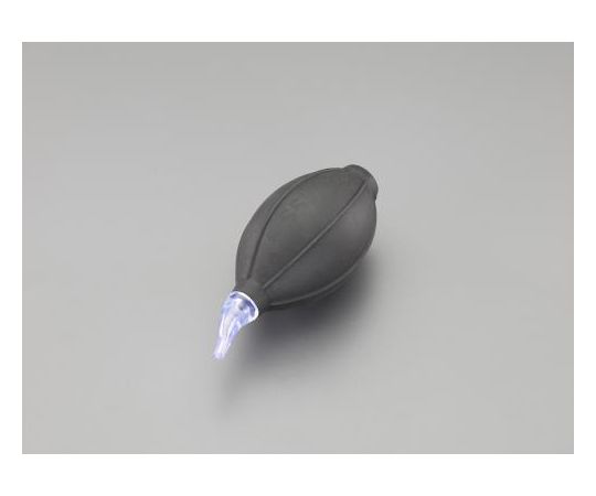 ●サイズ：直径54×125mm●材質：本体部：シリコン、先端部：PVC●カラー：ブラック●ペンギンの嘴をイメージした独自のくびれを持つペンギンノズルを搭載したブロアーです。●狙った場所に吹き付けやすく、手に馴染みやすいサイズ感で連続噴射して...