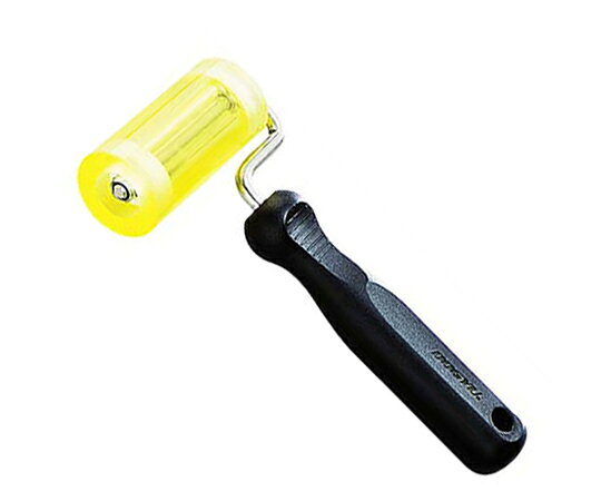 ●樹脂カバーステンレスベアリングは水に強くなめらかな回転を実現しました。●内装工具。●精密注型による高品位ウレタンをローラー部に使用しています。●クロス表面を傷めずスムーズなジョイント部圧着が可能です。●シャフト部はステンレス使用で水や薬品...