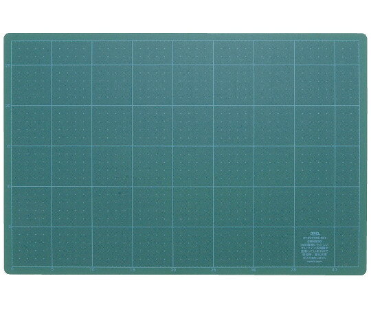 ●再生オレフィン系樹脂を使用したカッティングマット。●切り抜きに便利な罫線が両面に入っています。●表面は5mm間隔の目盛り付き。●裏面は便利な1cm方眼。●コピーなどの印刷インクが付着しにくい素材。●安定したカッティングができる3mm厚。●...