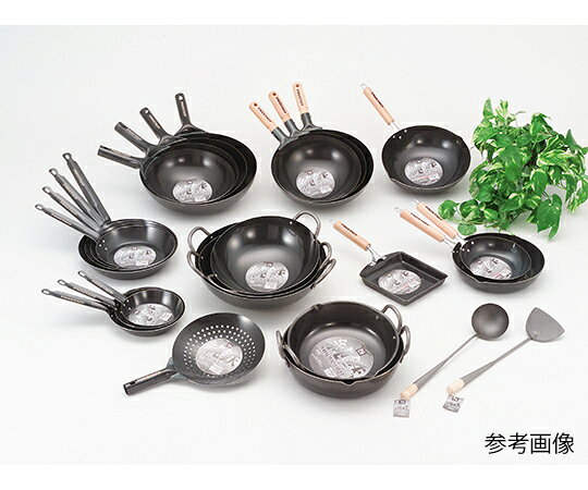 ●使い込むほどに油なじみがよくなる純鉄製●鉄伝導率がよく蓄熱性が高い●調理を通じて鉄分補給ができる■仕様●サイズ：43×12.5cm●深さ：7.2cm●重量：0.8kg●材質：本体／鉄（クリア塗装）●日本製