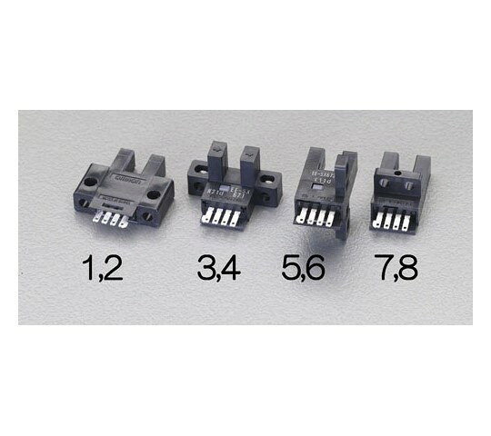 ●透過形(溝型)●検出距離：5mm(溝幅)●直流光方式●NPN出力●電源電圧：DC5/24V±10%、リップル10%以下●接続方式：コネクタータイプ(4極)●形状：T型●表示灯モード：遮光時点灯●型式：EE-SX672A●コード品番：EA9...