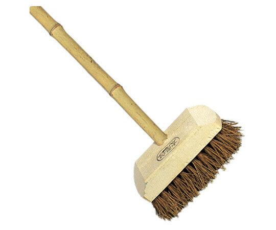 ●オーソドックスなシダのデッキブラシです。●サイズ：全長/1130mm、巾/180mm●重量：約420g●材質：毛/シダ、柄/竹●商品コード：69140523