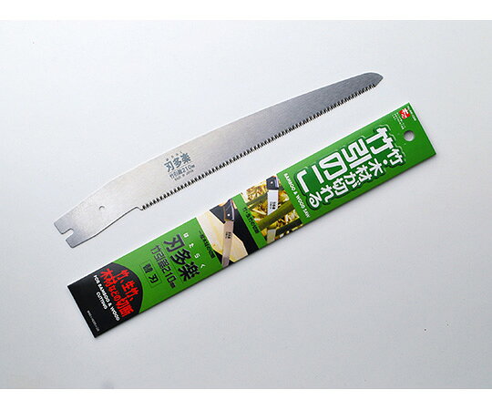 ●｢刃多楽210mm｣シリーズ共通替刃●竹、生木、一般木材の切断に。●本体重量（g）：35●本体寸法L×W×H・D（mm）：270×31×0.7●刃渡り：210mm●刃厚：0.7mm●目数：30mm（約1寸）に対して20枚目（山）●材質（刃...
