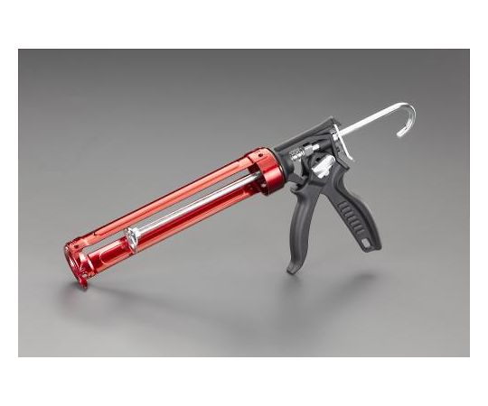 エスコ コーキングガン（押し出し式） EA930BS 1個●全長：395mm●コーキング剤に合わせて吐出量を選べる押出し力切替式(6mm/12mm)●押出し力をロスなく伝える独自システムを搭載●入隅、狭い箇所にぴったり押し当てられる360°...