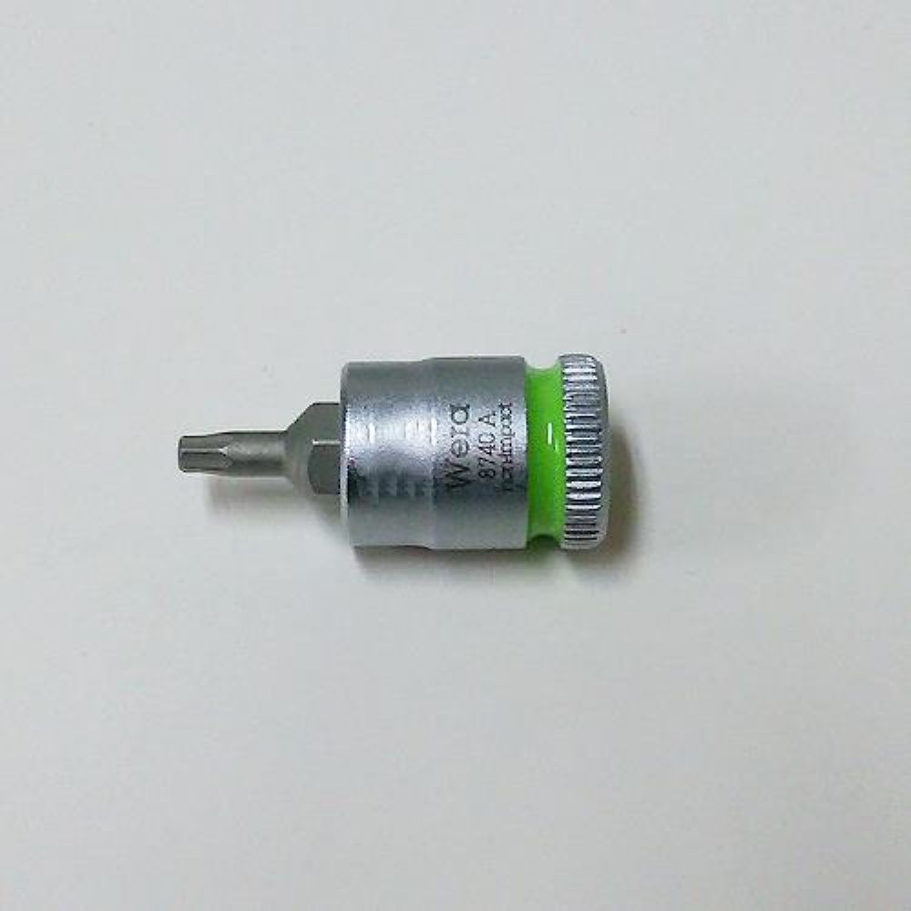 エスコ [Hex-Plus]ビットソケット　1/4"DR×2.5mm EA617AJ-22.5 1個●色の違いによってサイズの選別が容易です。●差込角：1/4"●対辺：2.5mm●全長：28mm