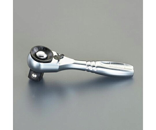 アズワン ショートラチェットハンドル　1/2"DR/110mm EA618KA-21 1本●ヘッド部に早回し機能を搭載、指先で素早く早回し作業ができます。●ロッキング式、ワンプッシュ操作でソケット交換ができます。●差込角：1/2"●ギア数：...
