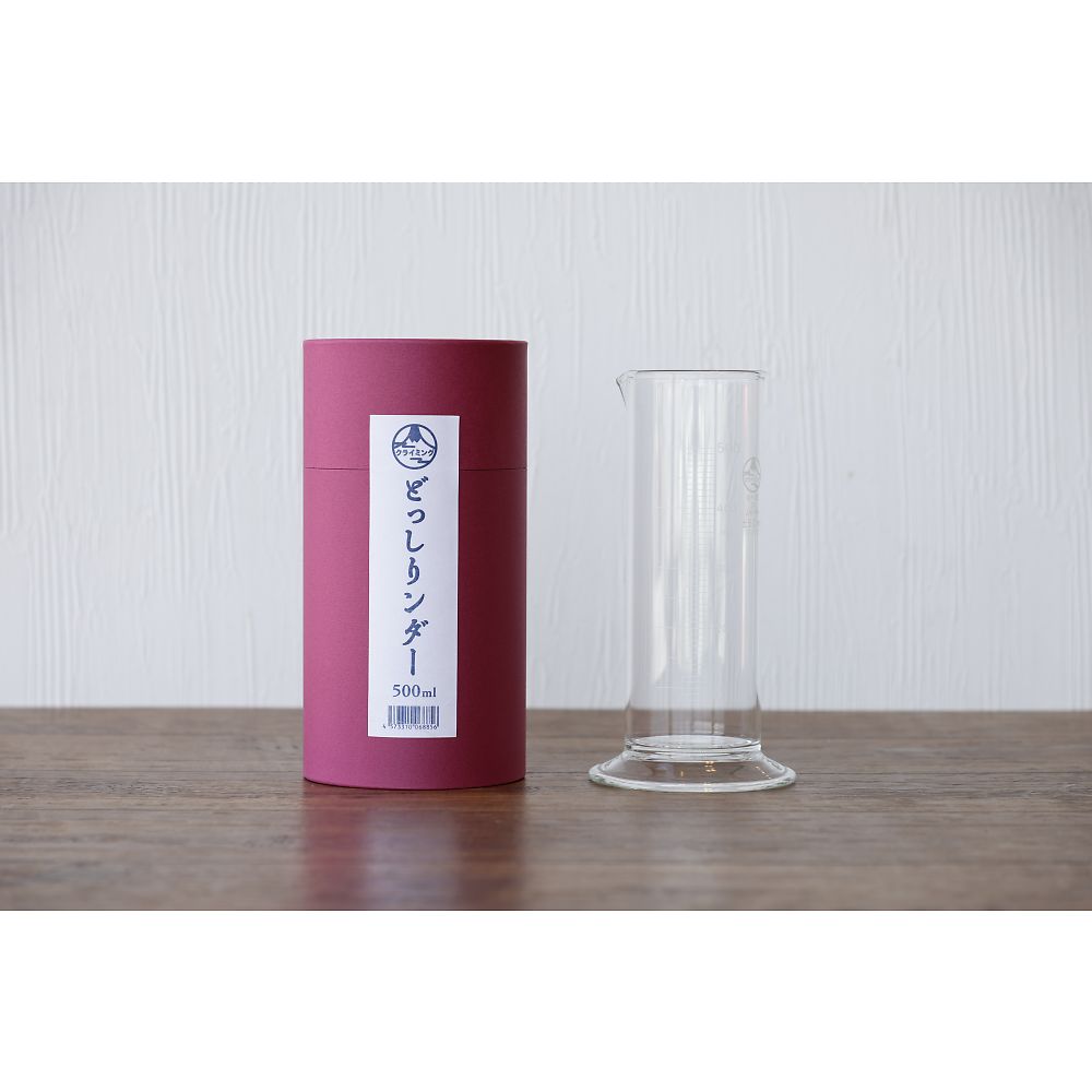 クライミング どっしりンダー　500mL CL2016-04-10 1個●太口・短型のメスシリンダーです。●同容量のメスシリンダーと比較して安定度が高いです。●贈答品としても好まれる商品です。●容量：500mL●一目盛：10mL●許容誤差：...