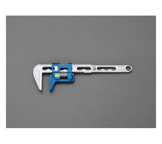 エスコ 70mm/280mmモーターレンチ EA530ZJ-1 1個●全長：280mm●パイプ外径：0/70mm●重量：440g●材質：S55C●保証トルク：147N・m●プッシュウォーム機構で、ガタがほとんどありません。●プッシュウォーム...