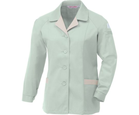●ボタンアップ仕様のレディスジャケットです。●服の色に合せたボタンと衿元やポケットのフチに施した配色デザインで女性らしさを演出しています。●男性用のアイボリーを爽やかなサックスに替えた3色での展開です。●用途：作業全般●色：モスグリーン●着...