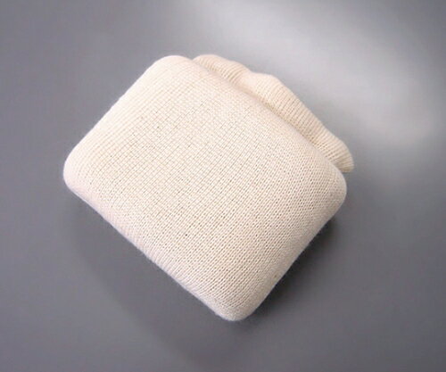 特徴●適量の長さでカットし、片側を袋状に処理し巻き上げたストッキネットです。●適量な長さで袋状なのですばやい処置が可能です。●保管し易い「タワラ巻き」の形状です●長さは10cm単位で10cm〜200cmで御注文いただけます。仕様●材質：綿1...