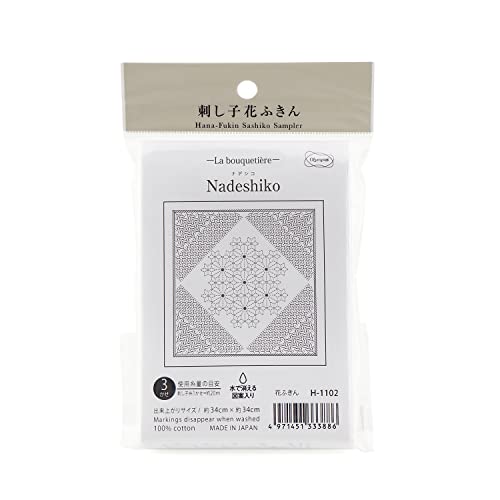 ナデシコ/-/H1102・Color:ナデシコ・出来上がりサイズ：約34cm×34cm・セット内容：晒木綿、作り方説明書・日本製毎日の暮らしを彩る花たち。一針一針刺し進めて姿を現す愛らしい花模様が優しい気持ちにさせてくれます。