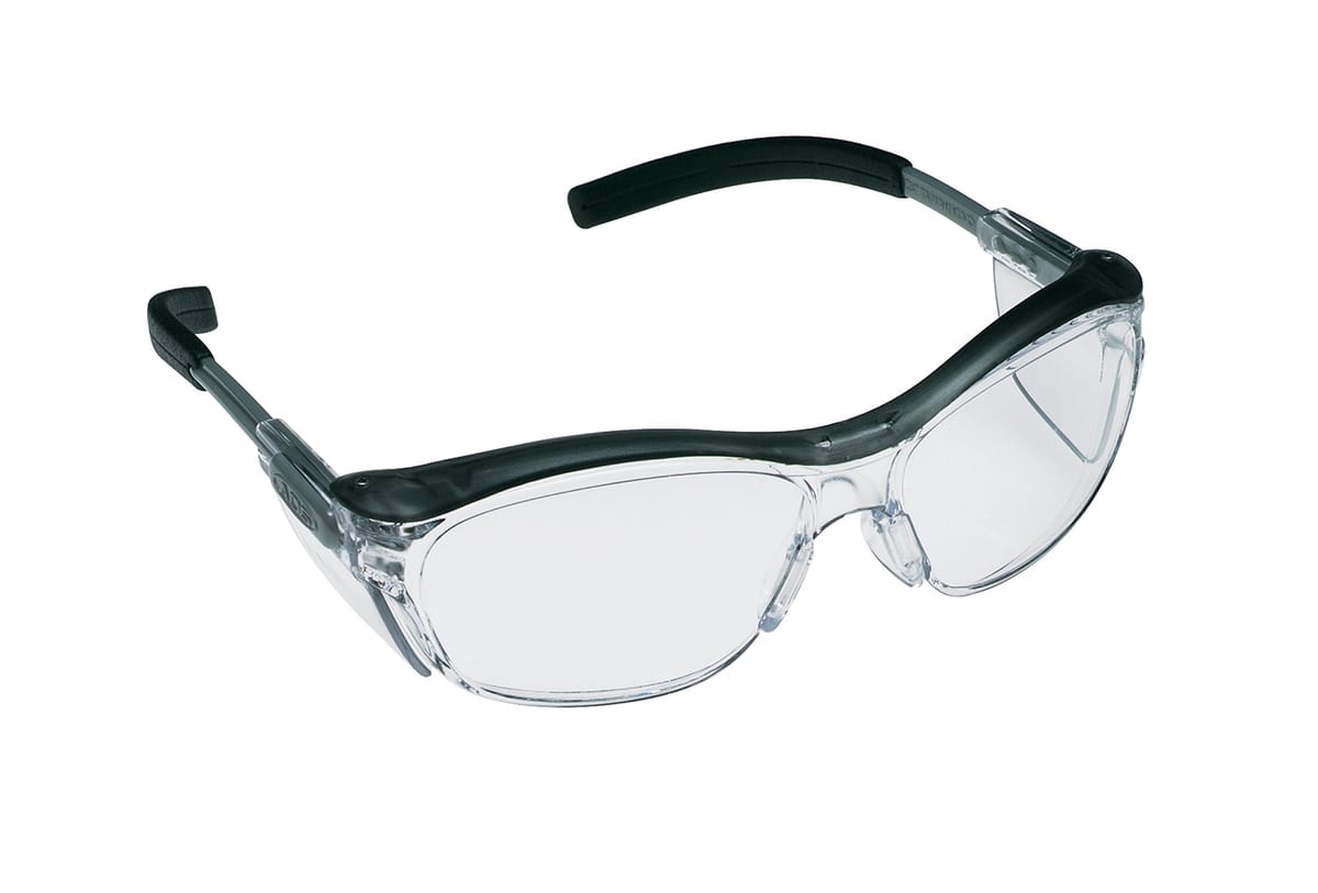 PolycarbonateAnti fog lensIntegral side shields for side protectionBrow bar for profile protectionSoft, universal fit, a...
