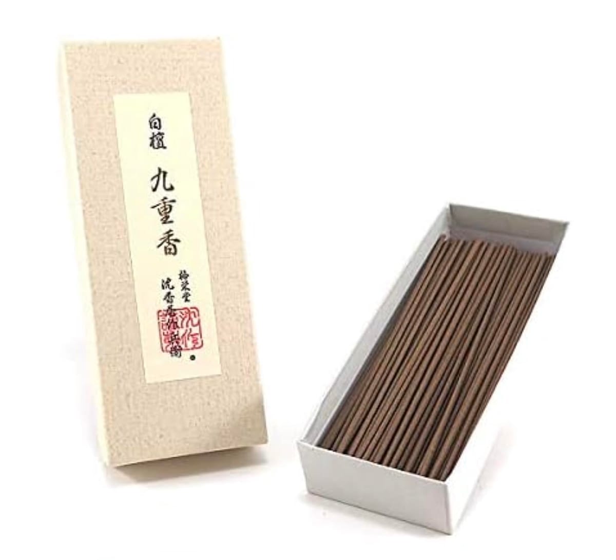 梅栄堂ならではの古典的な原料のみでの調合で創られたお線香です。まろやかな香木の香りが特徴です。ここのお線香の調合は最高レベルの技術と言えるでしょう。沈香屋作兵衛を称し線香・香類を専門に扱うところにだけ与えられた銘がお線香のパッケージに刻まれ...