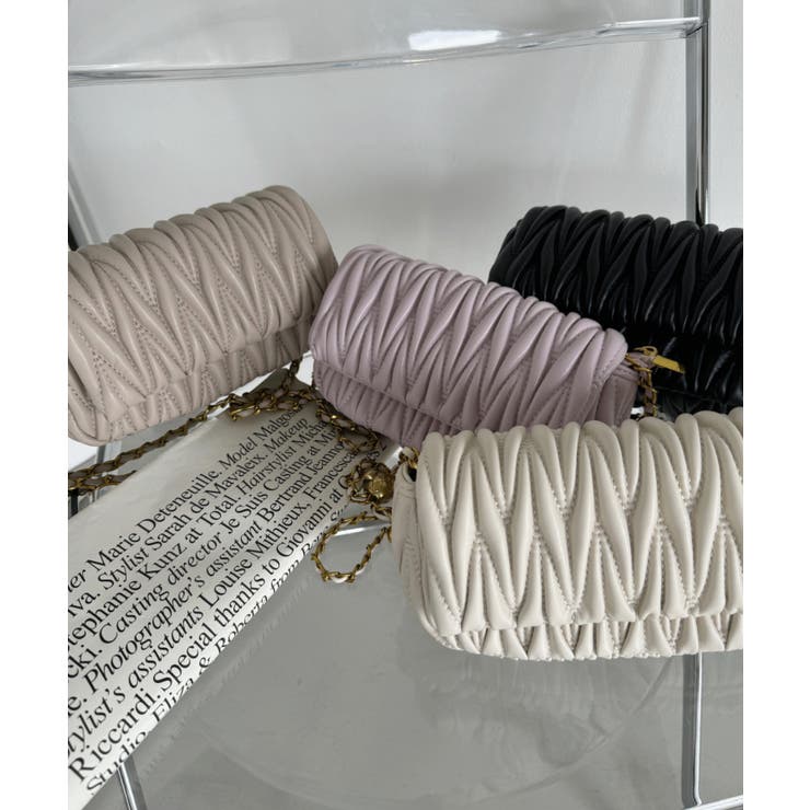 2024SS New Girlslike Arrival?【思わず触れていたくなる?ぷっくり キルティング チェーン ショルダーバッグ】■商品の特徴　・柔らかな素材にゴールドチェーンが映えるトレンドライクなキルティングバッグ！・ずっと触って...