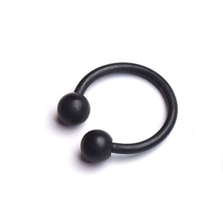 使いやすい形状で定番人気のボディピアス。クールで落ち着いた印象のマットブラックカラーはユニセックス(男女兼用)で大人気！リング系ボディピアスの中でも人気のサーキュラーバーベルです。両側がネジになっているので着脱も簡単！イヤーロブ(耳たぶ)だ...
