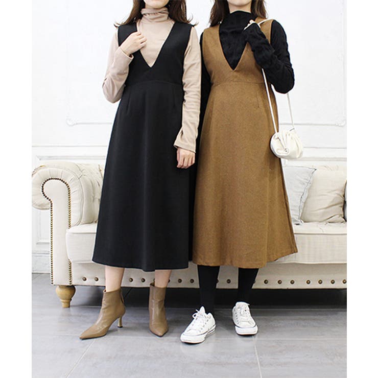 女性らしいAラインのシルエットが綺麗なVネックワンピースはウールで暖かく機能性もバッチリ！サイズ着丈：110cm、肩幅：30cmバスト：70cm素材ウール：50％、ポリエステル：50％生産Made in KOREAモデル【ブラック】NATS...