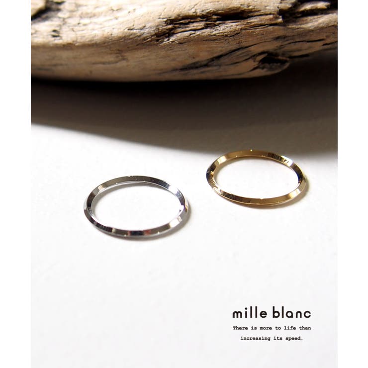 mille blancで人気のピンキーリングをシンプルなデザインの新シリーズで作成しました。シンプルなので、重ねづけにもオススメのアイテムとなっております。◆サイズ#5◆素材真鍮◆原産国韓国◆使用上の注意この製品は、装飾用のアクセサリーです...