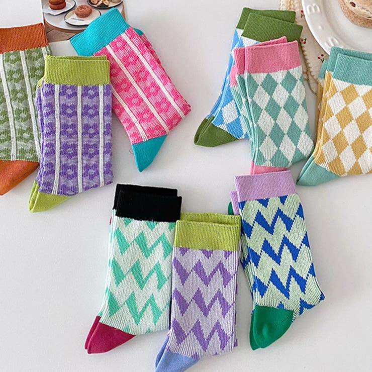 柔らかく、快適で、伸縮性があり、通気性に優れています。色あせせず、洗濯機で洗えます。綿ポリ素材で作られたこのソックスは柔らかく、通気性があり、耐久性があり、何度も着用したり洗濯したりしても長持ちします。仕事で一日を過ごしているときも、家でリ...