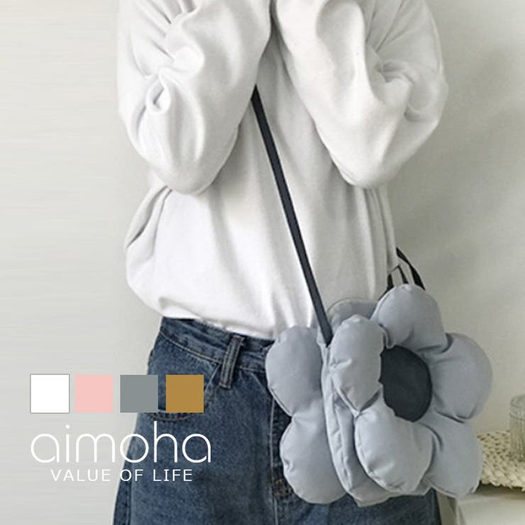 【　お花の形の可愛いショルダーバッグ登場　】コンパクトでありながらしっかりとしたマチとポケットがいっぱいあります。スマホ、財布、ハンカチ、化粧品など女子の必需品はしっかりと収納できますので、ちょっとお出かけに便利です。韓国ライクなデザインが...