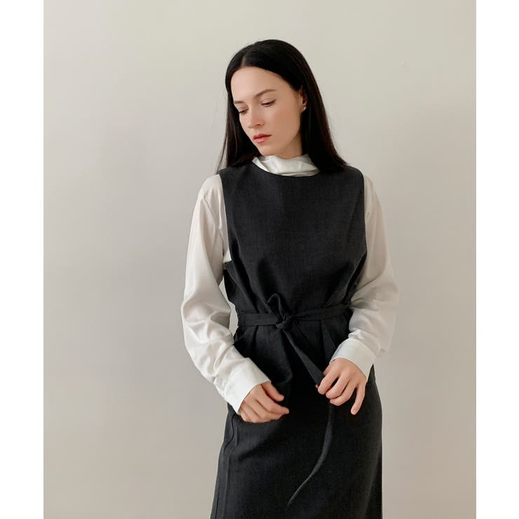 ■ fabric着心地と実用性を考慮した、上質な天然素材。着る人が快適で便利だと感じられるような高品質の生地を使用します。■ styleシンプルでクラシックな流行に左右されないスタイルを提供。常にスタイリッシュであり続けます。■ detai...