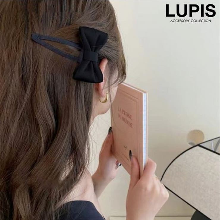 品番 : v2905モチーフサイズ : 横幅約6cm × 高さ約3.5cmピンサイズ : 横幅約7.8cm × 高さ約2.2cmその他 : モニター・撮影環境により実際の商品と色味が異なる場合があります。商品の説明ベロア調リボンがかわいいぱ...