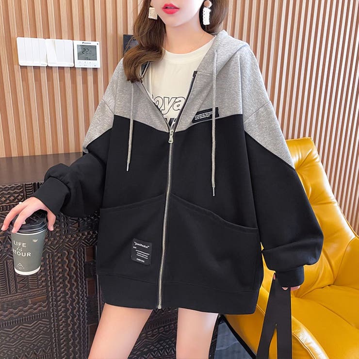 バイカラーパーカージャケット/ジップパーカー□伸縮性：あり□裏地：なし□透け感：なし□サイズ：着丈 70cm　身幅 63cm　肩幅 59cm　袖丈 52cm□素材：ポリエステル100％□生産国：Made in China◆輸送の状況によりわ...