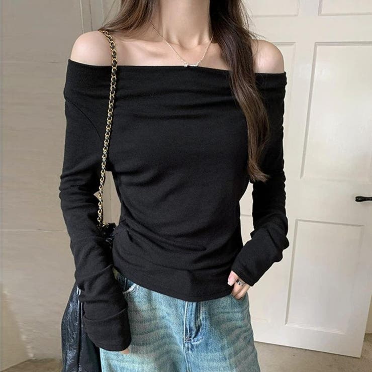 商品詳細サイズ肩幅42cm、袖丈61cm、身幅46cm、着丈47cm素材ポリエステル100％原産国中国商品説明■詳細説明薄手で柔らかい生地を使った長袖トップス。デコルテのドレープデザインが女性らしい印象を添えます。透け感がないので安心して着...