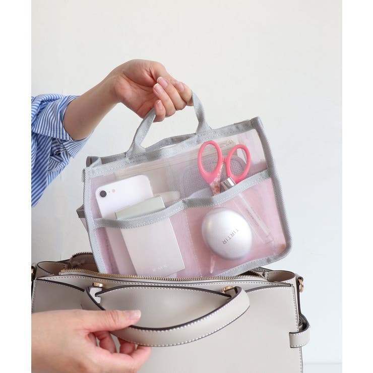 【デザイン】・バッグの中がいつでも綺麗！バッグインバッグ・B5以下のバッグにおすすめのサイズ感・バッグが変わっても中身を簡単に移せます・化粧品、筆記用具、ガジェット類など仕分けに便利・ビジネスシーンでも活躍【機能】・約8inchのタブレット...