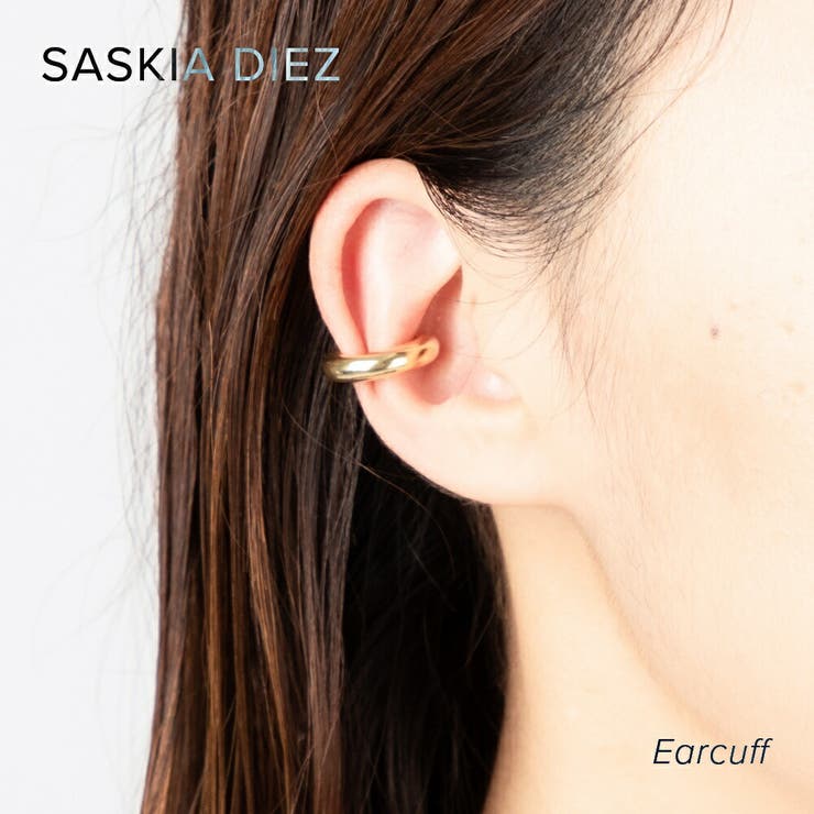 ■商品説明ボールド イヤーカフ / BOLD EARCUFF NO2ボリューム感のあるイヤーカフ。トレンドに左右されない普遍的なデザイン。耳に引っ掛けるタイプなので、ピアスホールの有無関係なく着用出来ます。片耳用■スペック■カラー■カラー：...