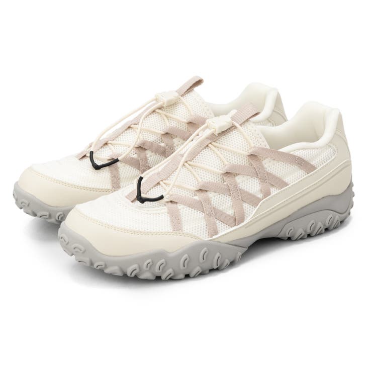 低標高で使用する想定で造られた、1995年発表のアウトドアシューズ“Terrain Crusher”をサンプリングし、通気性の高いメッシュアッパーを組み合わせた。薄底ながらアウトドア仕様のラギッドなソールが快適な歩行を約束返品・交換について...