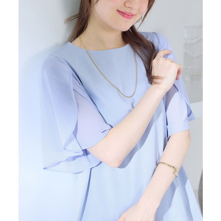 1枚で華やかに決まる！袖シフォンのチューリップスリーブデザイン暑い夏に涼し気な印象をプラスします。●デザイン・身頃はカットソーで袖はシフォン素材で切り替えたドッキングデザイン・袖のデザインが華やかな印象に！・花びらの重なりを思わせるチューリ...
