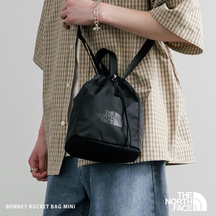 韓国限定のホワイトレーベル！THE NORTH FACE 2WAYミニバケットバッグ【ITEM POINT】●軽い外出時に便利なサイズ感●ストリング仕様で口が大きく開く●ハンドルとショルダーの 2WAY仕様商品説明【日本未展開モデル】【TH...