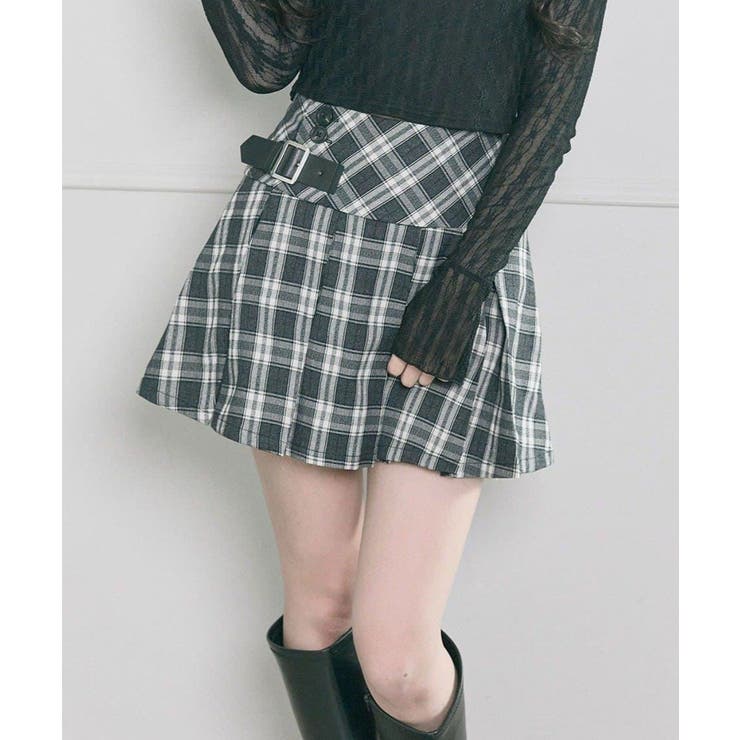 【Belle Charme】サイドベルトプリーツスカートきれいめにも使える、上品ミニスカート。■Design・シンプルな台形シルエットで脚をすっきり見せてくれるデザイン。・程よいハリ感のある素材で、高見えする一枚。・ウエストまわりはすっきり...