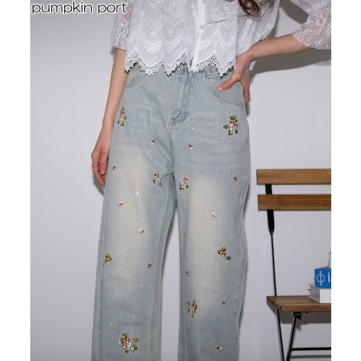 ♪キラキラなジルコンと花刺繍がぐっと差が付くデニムパンツ♪キラキラのジルコンと女性らしい花柄の刺繍がコーデの主役になるデニムパンツ。全体にちりばめられたジルコンがコーディネートを華やかにしてくれます。花柄の刺繍も春服夏服ムードを高めてくれま...
