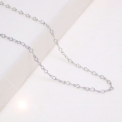 ひょうたんが連なったような縁起の良さそうな軽やかなシルバーチェーンです！ 贈り物に喜ばれています！ ※シルバーはすぐに黒くなってしまうので、当店のシルバーチェーンはロジウムメッキ加工をしております。 シルバーカラーが長く楽しめます。 ※ギフ...