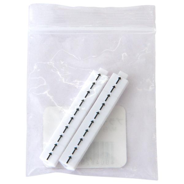 待望の「矢印」補充パーツが新登場！価格変更表示が可能です。百貨店・アパレル・ジュエリー・アクセサリーなど様々なショップのプライス表示にご利用いただいております■種別／M■カラー／白／黒文字■サイズ（1ブロック）／W4×H7mm（垂直ではない...