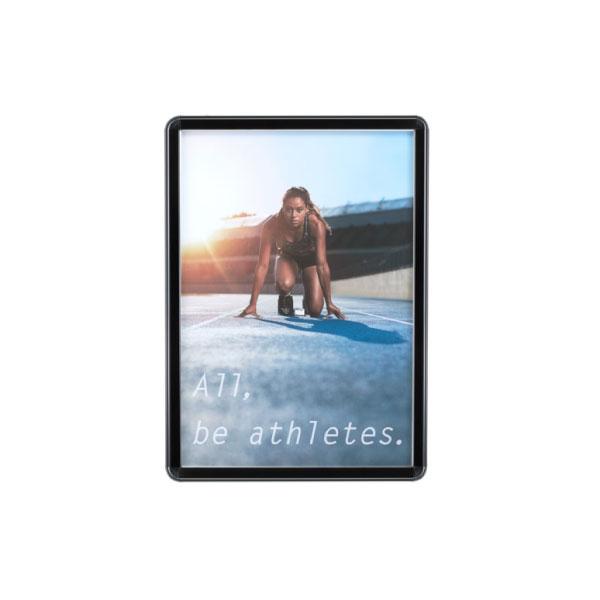 【製品使用上の注意点】●フレームの切断面はシャープになっている箇所がありますのでお取り扱いには十分ご注意ください。●表面カバー(透明アクリル板1.5mm)は確実にセットしてから4辺フレームを閉めてください。破損の原因となります。●ポスターは...