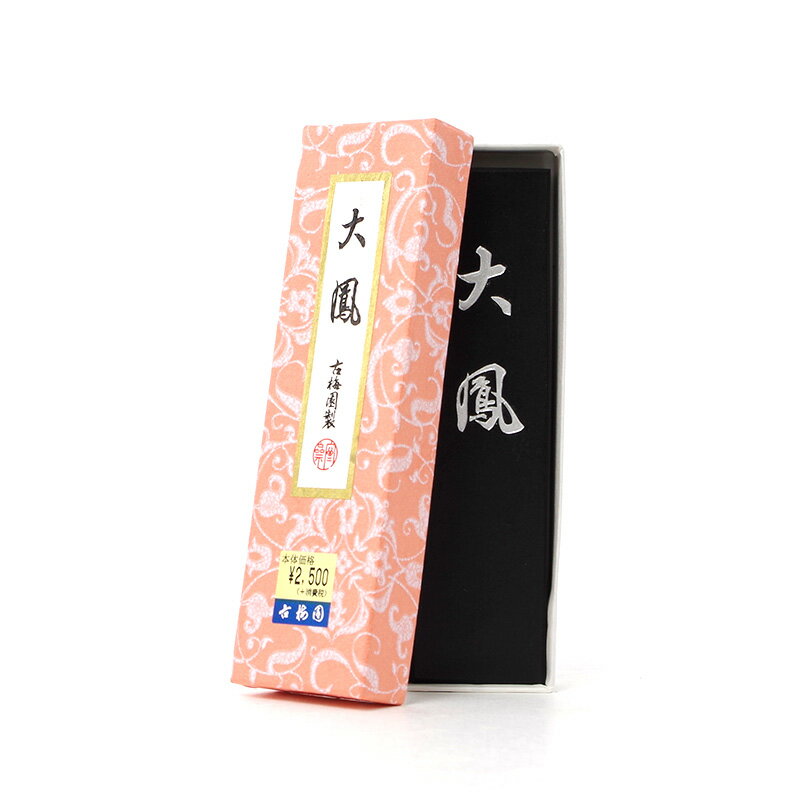 【商品ローマ字】taihou-たいほう【メーカー】古梅園【用途】条幅【商品サイズ】3.3×1.3×13.1cm【重さ】約75g＃墨/＃漢字用墨/＃5.0-6.0丁型未満/＃古梅園/＃漢字用/＃漢字条幅用/＃油煙墨/＃大鳳 大鳳 大鳳の特徴 ...